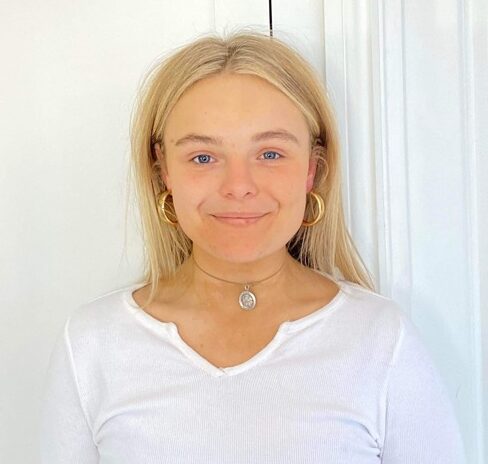 Flora Loder - MoreYoga